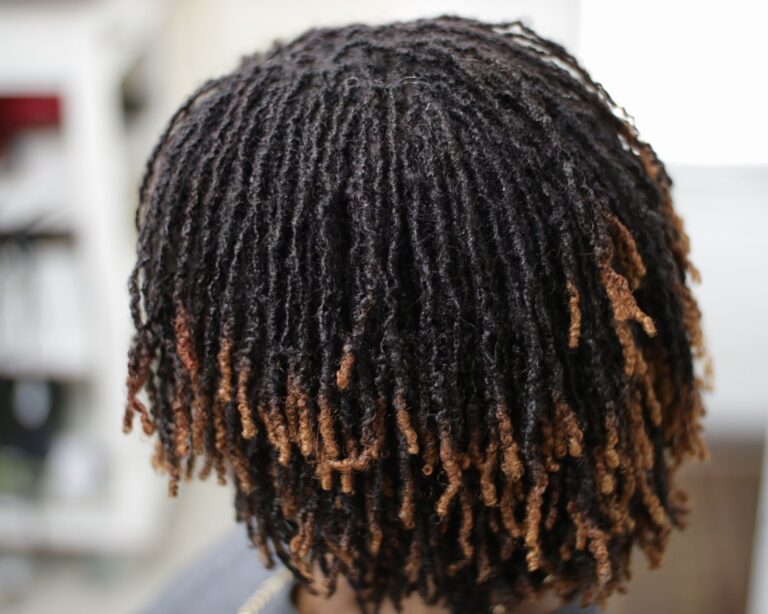 9 Essential Oils for Dreads: To Moisturize and Maintain - Naturally Daily