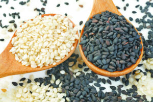5 Healthy Substitutes For Poppy Seeds - Naturally Daily