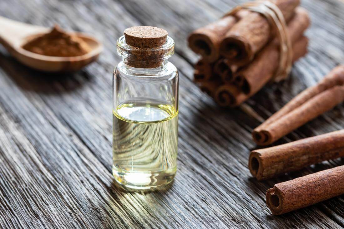 10 Best Essential Oils for Toenail Fungus With Recipes (Updated ...