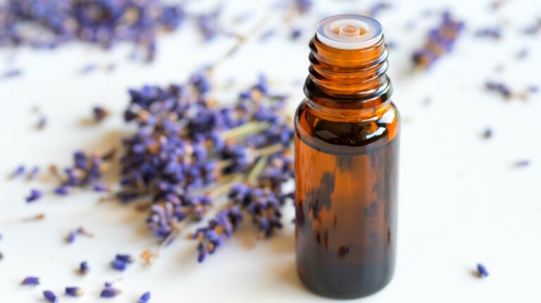 4 Safe Essential Oils for Splinters Removal: Painless Remedies